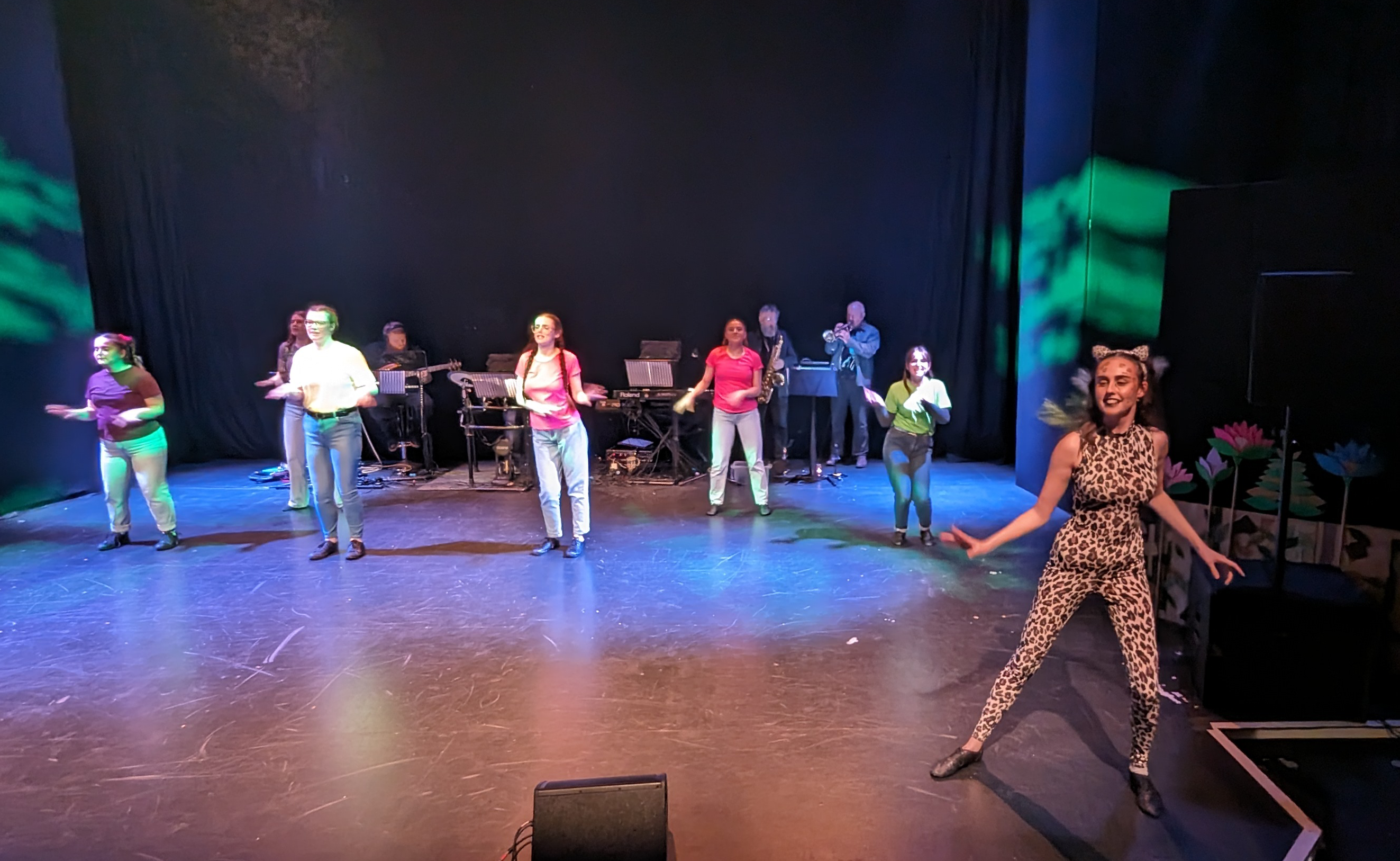 School children go wild for safari theatre show at USW - University of ...
